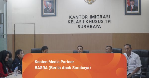 Tingkatkan Pengawasan Orang Asing, Imigrasi Surabaya Dorong Hotel Gunakan APOA | kumparan.com